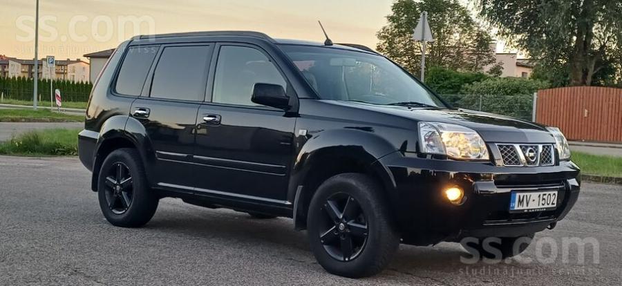 Black Nissan X-Trail 2004 in Riga, with an engine capacity of 2.20 L and mileage of 263 thousand km for 2600 €, photo 1 on AUTOMOTO.COM.LV