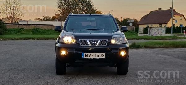Nissan X-Trail 2004 Rīga vietnē Melns Nissan X-Trail 2004 Rīga, ar dzinēja tilpumu 2.20 L un nobraukumu 263 tūkst. km par 2600 €, foto 3 vietnē AUTOMOTO.COM.LV