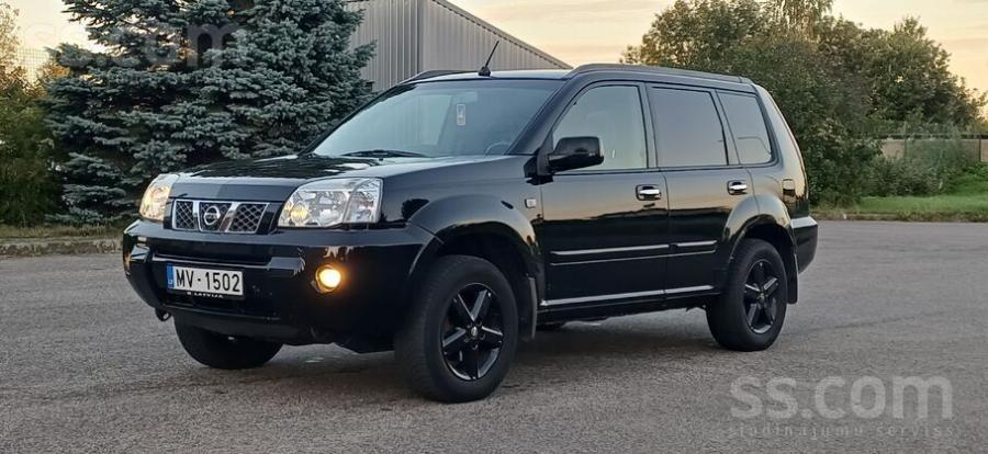 Black Nissan X-Trail 2004 in Riga, with an engine capacity of 2.20 L and mileage of 263 thousand km for 2600 €, photo 5 on AUTOMOTO.COM.LV
