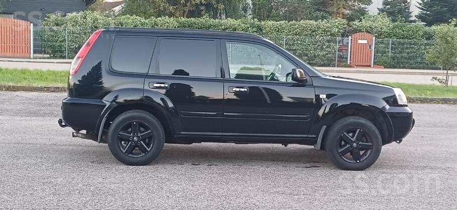 Black Nissan X-Trail 2004 in Riga, with an engine capacity of 2.20 L and mileage of 263 thousand km for 2600 €, photo 11 on AUTOMOTO.COM.LV