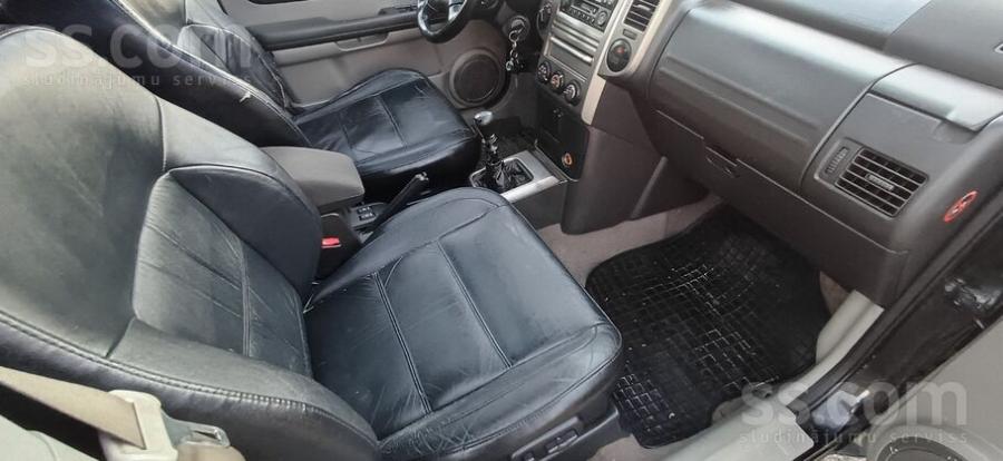 Black Nissan X-Trail 2004 in Riga, with an engine capacity of 2.20 L and mileage of 263 thousand km for 2600 €, photo 12 on AUTOMOTO.COM.LV