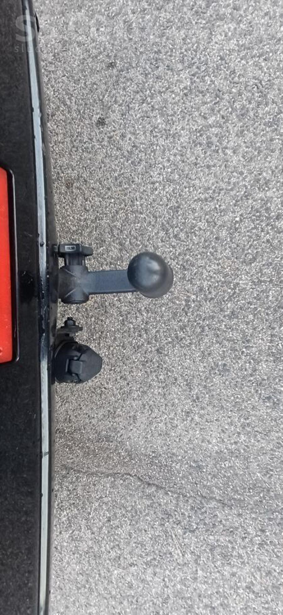 Black Nissan X-Trail 2004 in Riga, with an engine capacity of 2.20 L and mileage of 263 thousand km for 2600 €, photo 16 on AUTOMOTO.COM.LV