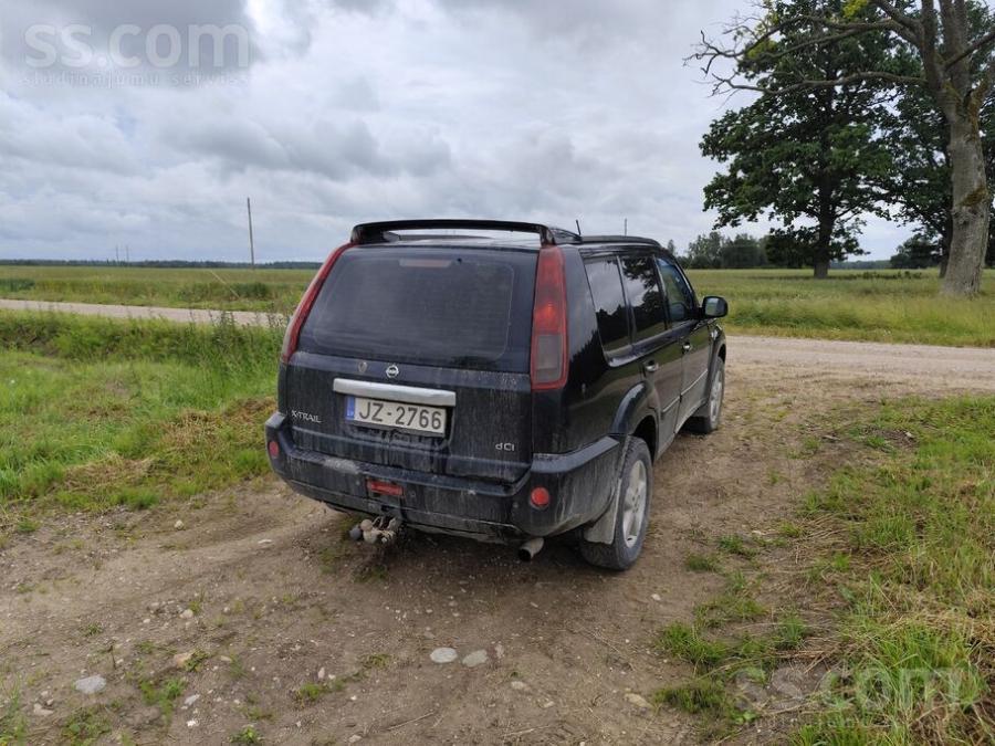 Melns Nissan X-Trail 2005 Kuldīga, ar dzinēja tilpumu 2.20 L un nobraukumu 252 tūkst. km par 1550 €, foto 3 vietnē AUTOMOTO.COM.LV