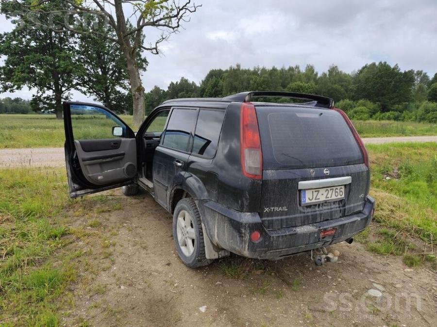 Melns Nissan X-Trail 2005 Kuldīga, ar dzinēja tilpumu 2.20 L un nobraukumu 252 tūkst. km par 1550 €, foto 4 vietnē AUTOMOTO.COM.LV
