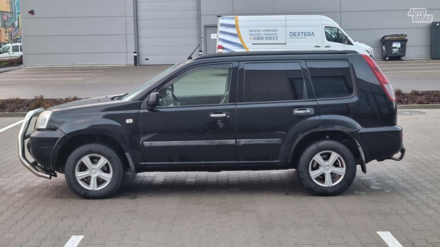 Black Nissan X-Trail 2005 in Vilnius, with an engine capacity of 2.20 L and mileage of 263 thousand km for 2250 €, photo 2 on AUTOMOTO.COM.LV