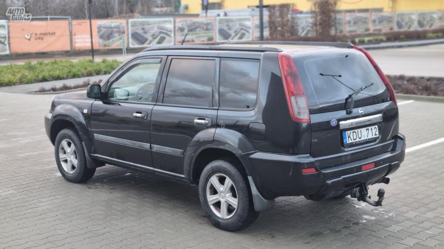 Black Nissan X-Trail 2005 in Vilnius, with an engine capacity of 2.20 L and mileage of 263 thousand km for 2250 €, photo 3 on AUTOMOTO.COM.LV