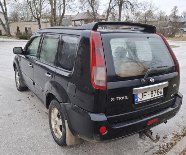 Black Nissan X-Trail 2005 in Balvi, with an engine capacity of 2.20 L and mileage of 375 thousand km for 1000 €, photo 4 on AUTOMOTO.COM.LV