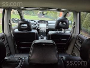 Black Nissan X-Trail 2005 in Bauska, with an engine capacity of 2.20 L and mileage of 263 thousand km for 1900 €, photo 7 on AUTOMOTO.COM.LV