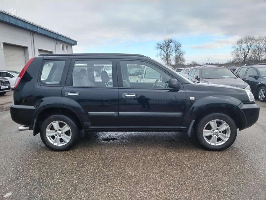 Melns Nissan X-Trail 2005 Marijampole, ar dzinēja tilpumu 2.00 L un nobraukumu 209 tūkst. km par 3199 €, foto 4 vietnē AUTOMOTO.COM.LV