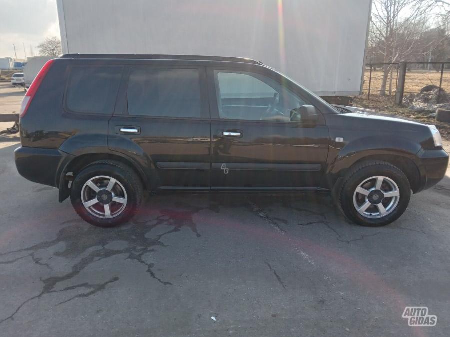 Melns Nissan X-Trail 2005 Šauļi, ar dzinēja tilpumu 2.00 L un nobraukumu 345 tūkst. km par 1280 €, foto 5 vietnē AUTOMOTO.COM.LV