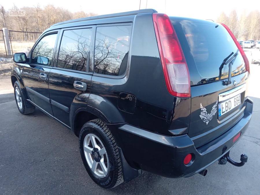 Melns Nissan X-Trail 2005 Šauļi, ar dzinēja tilpumu 2.00 L un nobraukumu 345 tūkst. km par 1280 €, foto 6 vietnē AUTOMOTO.COM.LV