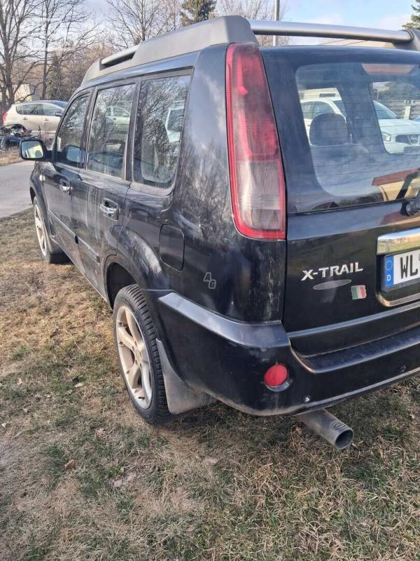 Melns Nissan X-Trail 2005 Pagėgiai, ar dzinēja tilpumu 2.20 L un nobraukumu 170 tūkst. km par 3500 €, foto 4 vietnē AUTOMOTO.COM.LV