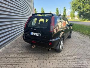 Melns Nissan X-Trail 2005 Jēkabpils, ar dzinēja tilpumu 2.20 L un nobraukumu 290 tūkst. km par 2300 €, foto 4 vietnē AUTOMOTO.COM.LV