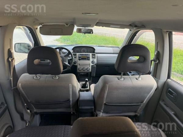 Melns Nissan X-Trail 2005 Jēkabpils, ar dzinēja tilpumu 2.20 L un nobraukumu 290 tūkst. km par 2300 €, foto 5 vietnē AUTOMOTO.COM.LV