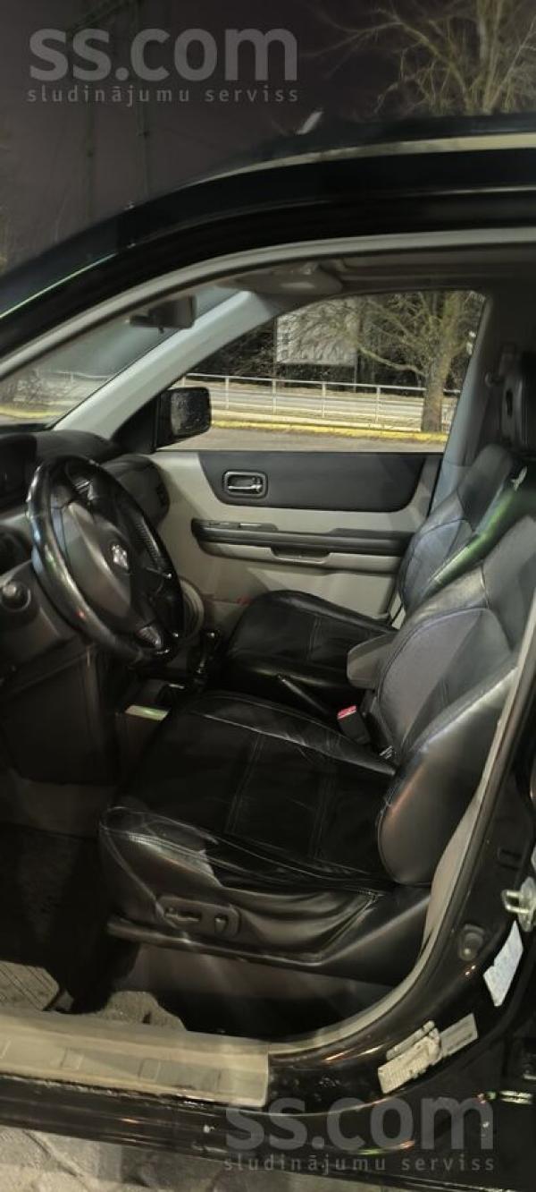 Melns Nissan X-Trail 2005 Rīga, ar dzinēja tilpumu 2.20 L un nobraukumu 314 tūkst. km par 3000 €, foto 4 vietnē AUTOMOTO.COM.LV