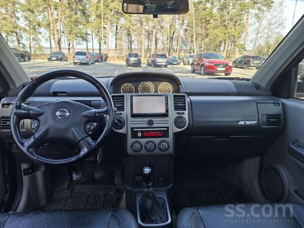 Melns Nissan X-Trail 2005 Daugavpils, ar dzinēja tilpumu 2.00 L un nobraukumu 319 tūkst. km par 3300 €, foto 3 vietnē AUTOMOTO.COM.LV