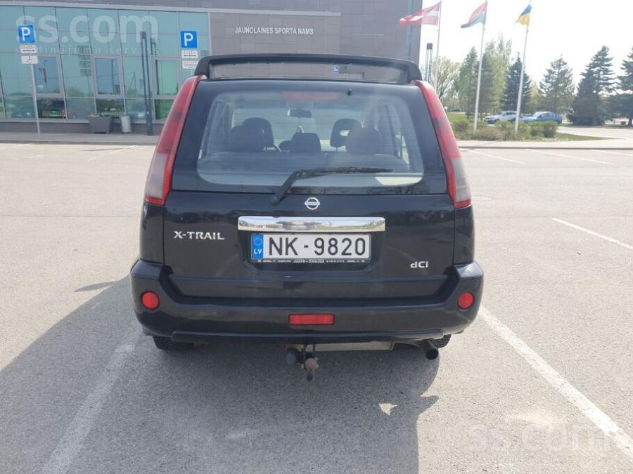 Black Nissan X-Trail 2005 in Riga, with an engine capacity of 2.20 L and mileage of 273 thousand km for 4500 €, photo 3 on AUTOMOTO.COM.LV
