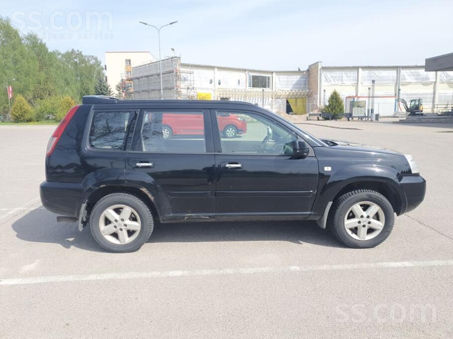 Black Nissan X-Trail 2005 in Riga, with an engine capacity of 2.20 L and mileage of 273 thousand km for 4500 €, photo 5 on AUTOMOTO.COM.LV