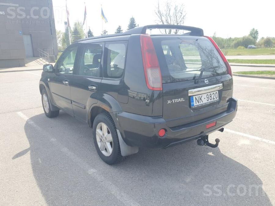 Black Nissan X-Trail 2005 in Riga, with an engine capacity of 2.20 L and mileage of 273 thousand km for 4500 €, photo 8 on AUTOMOTO.COM.LV