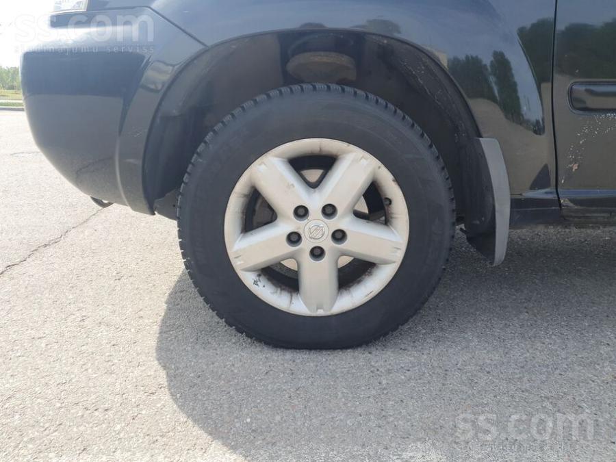 Black Nissan X-Trail 2005 in Riga, with an engine capacity of 2.20 L and mileage of 273 thousand km for 4500 €, photo 9 on AUTOMOTO.COM.LV