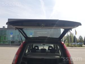 Black Nissan X-Trail 2005 in Riga, with an engine capacity of 2.20 L and mileage of 273 thousand km for 4500 €, photo 15 on AUTOMOTO.COM.LV