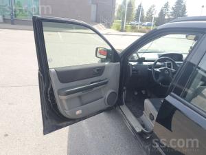Black Nissan X-Trail 2005 in Riga, with an engine capacity of 2.20 L and mileage of 273 thousand km for 4500 €, photo 20 on AUTOMOTO.COM.LV