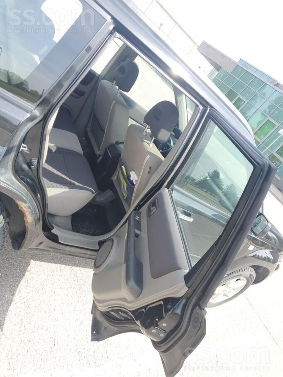 Black Nissan X-Trail 2005 in Riga, with an engine capacity of 2.20 L and mileage of 273 thousand km for 4500 €, photo 26 on AUTOMOTO.COM.LV