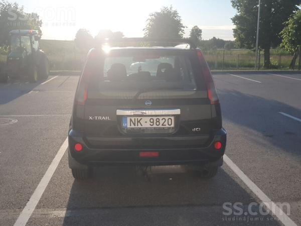 Melns Nissan X-Trail 2005 Rīga, ar dzinēja tilpumu 2.20 L un nobraukumu 276 tūkst. km par 3900 €, foto 4 vietnē AUTOMOTO.COM.LV