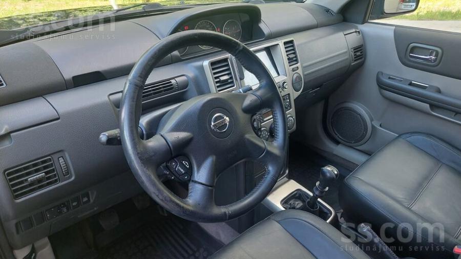 Black Nissan X-Trail 2005 in Riga, with an engine capacity of 2.20 L and mileage of 243 thousand km for 3500 €, photo 4 on AUTOMOTO.COM.LV