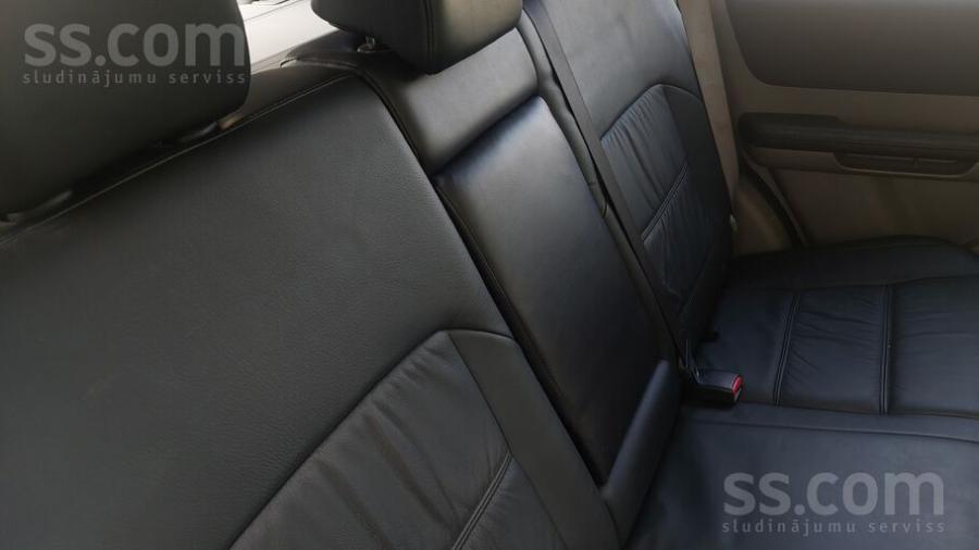 Black Nissan X-Trail 2005 in Riga, with an engine capacity of 2.20 L and mileage of 243 thousand km for 3500 €, photo 9 on AUTOMOTO.COM.LV
