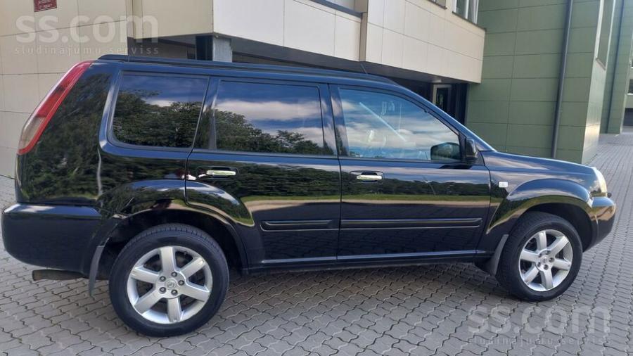 Black Nissan X-Trail 2005 in Riga, with an engine capacity of 2.20 L and mileage of 243 thousand km for 3500 €, photo 10 on AUTOMOTO.COM.LV