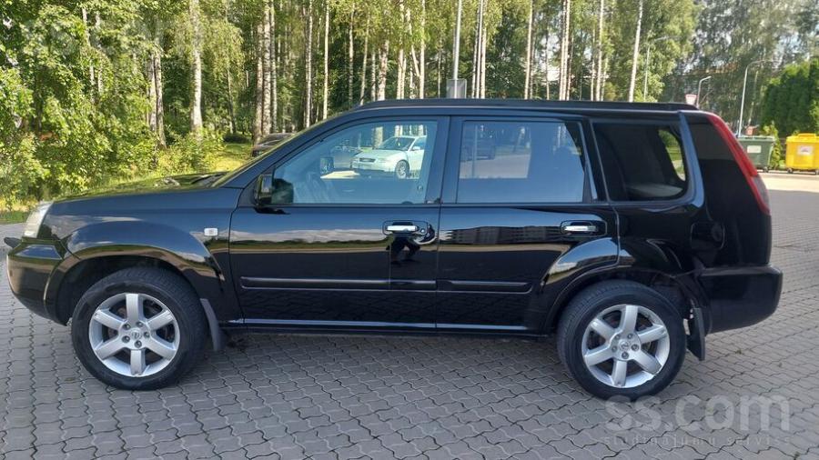 Black Nissan X-Trail 2005 in Riga, with an engine capacity of 2.20 L and mileage of 243 thousand km for 3500 €, photo 11 on AUTOMOTO.COM.LV