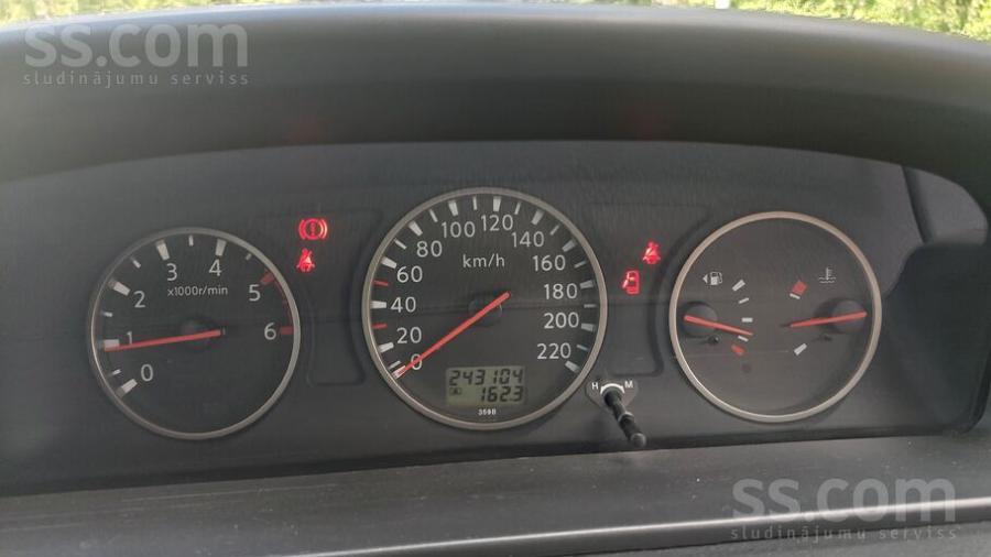 Black Nissan X-Trail 2005 in Riga, with an engine capacity of 2.20 L and mileage of 243 thousand km for 3500 €, photo 17 on AUTOMOTO.COM.LV