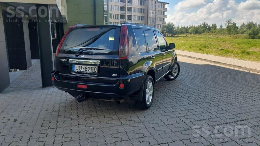 Black Nissan X-Trail 2005 in Riga, with an engine capacity of 2.20 L and mileage of 243 thousand km for 3500 €, photo 22 on AUTOMOTO.COM.LV