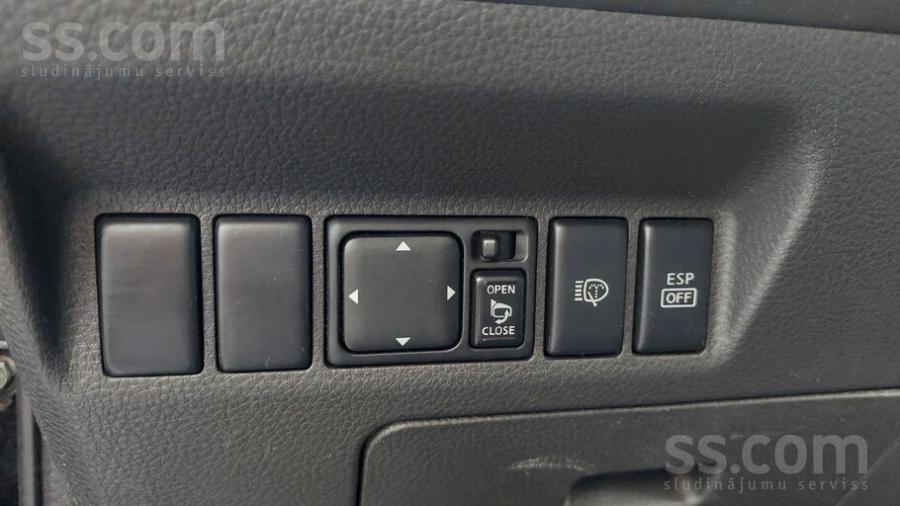 Black Nissan X-Trail 2005 in Riga, with an engine capacity of 2.20 L and mileage of 243 thousand km for 3500 €, photo 36 on AUTOMOTO.COM.LV