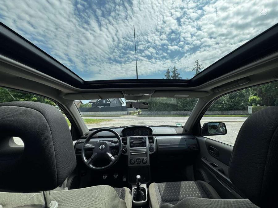 Черный Ниссан ИксТрейл 2005 в Укмерге, объемом двигателя 2.18 л и пробегом 309 тыс. км за 1800 €, фото 12 на AUTOMOTO.COM.LV