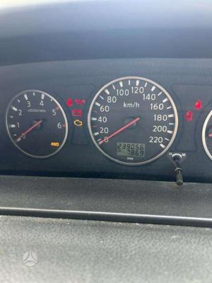 Black Nissan X-Trail 2005 in Vilnius, with an engine capacity of 2.18 L and mileage of 239 thousand km for 1300 €, photo 12 on AUTOMOTO.COM.LV
