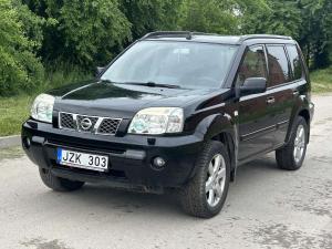 Black Nissan X-Trail 2005 in Ukmerge, with an engine capacity of 2.50 L and mileage of 247 thousand km for 1950 €, photo  on AUTOMOTO.COM.LV