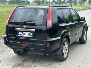 Black Nissan X-Trail 2005 in Ukmerge, with an engine capacity of 2.50 L and mileage of 247 thousand km for 1950 €, photo 4 on AUTOMOTO.COM.LV