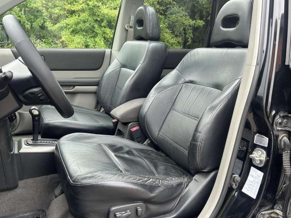 Black Nissan X-Trail 2005 in Ukmerge, with an engine capacity of 2.50 L and mileage of 247 thousand km for 1950 €, photo 7 on AUTOMOTO.COM.LV