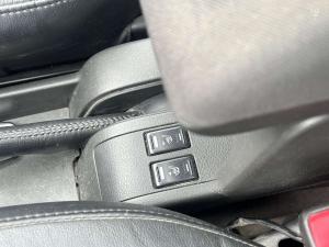 Black Nissan X-Trail 2005 in Ukmerge, with an engine capacity of 2.50 L and mileage of 247 thousand km for 1950 €, photo 15 on AUTOMOTO.COM.LV