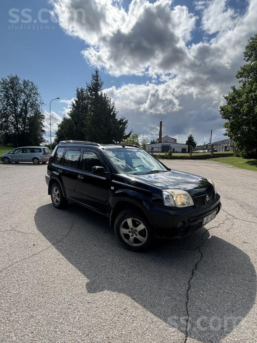 Melns Nissan X-Trail 2005 Tukums, ar dzinēja tilpumu 2.20 L un nobraukumu 378 tūkst. km par 1400 €, foto 3 vietnē AUTOMOTO.COM.LV