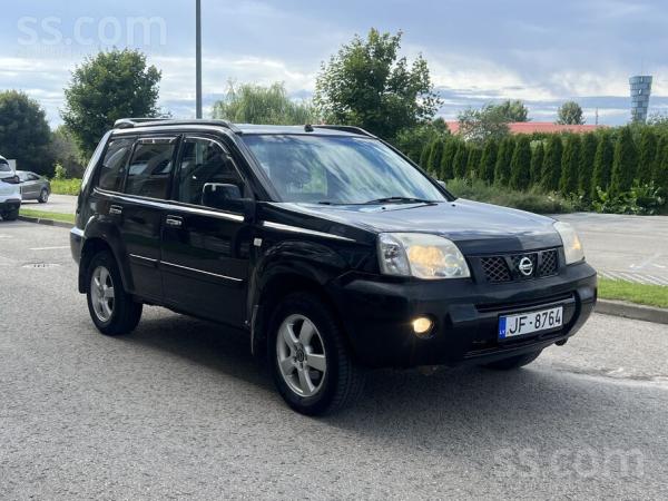 Black Nissan X-Trail 2005 in Riga, with an engine capacity of 2.20 L and mileage of 350 thousand km for 2500 €, photo 3 on AUTOMOTO.COM.LV