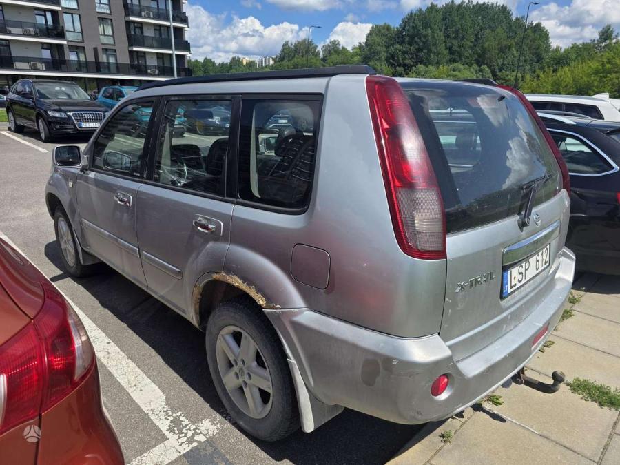 Melns Nissan X-Trail 2005 Viļņa, ar dzinēja tilpumu 2.18 L un nobraukumu 302 tūkst. km par 750 €, foto 7 vietnē AUTOMOTO.COM.LV