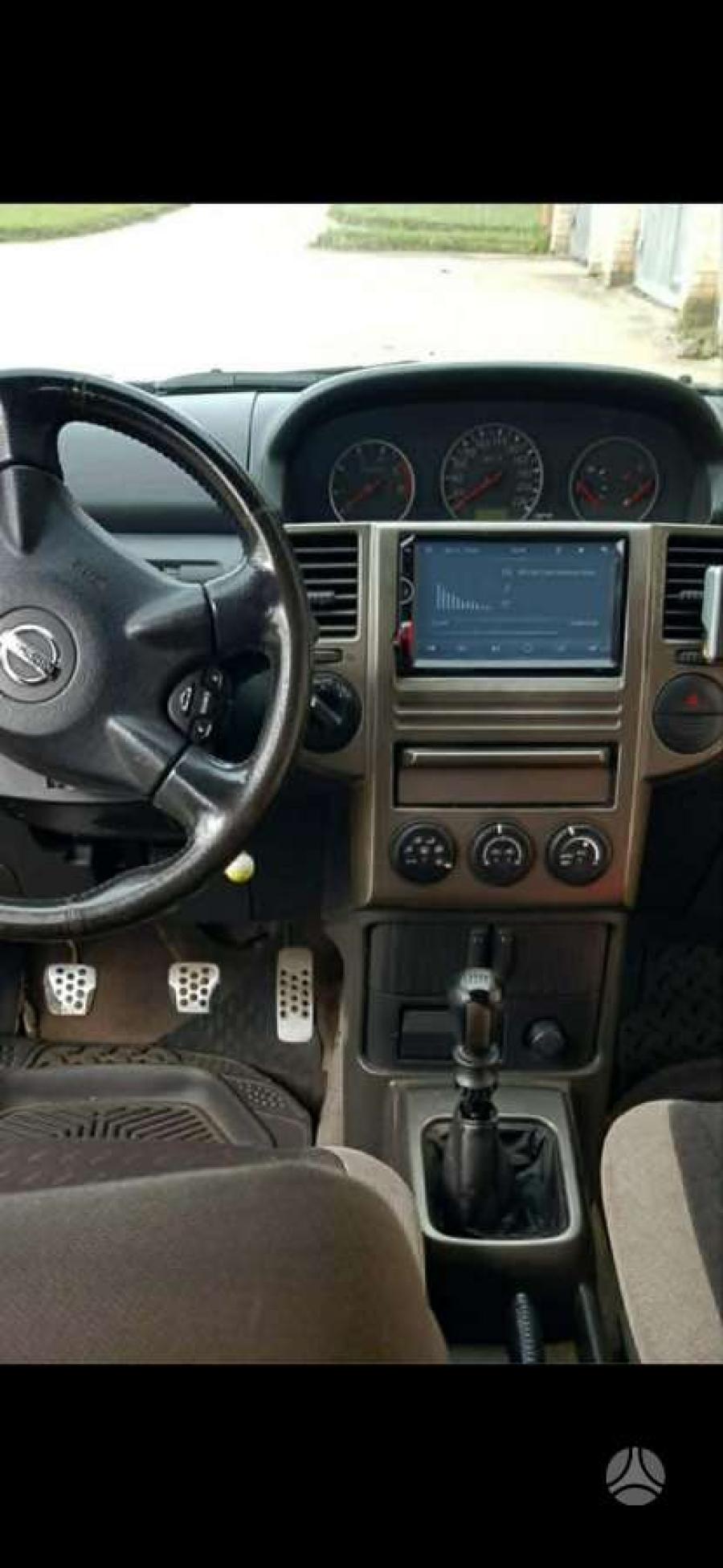 Black Nissan X-Trail 2005 in Anyksciai, with an engine capacity of 2.18 L and mileage of 273 thousand km for 1500 €, photo 4 on AUTOMOTO.COM.LV