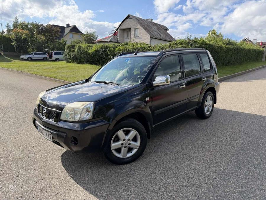 Black Nissan X-Trail 2005 in Vilnius, with an engine capacity of 2.18 L and mileage of 0 thousand km for 2200 €, photo 5 on AUTOMOTO.COM.LV