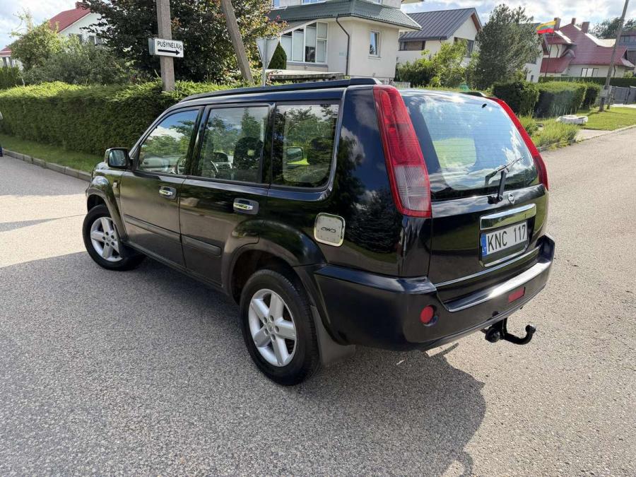Black Nissan X-Trail 2005 in Vilnius, with an engine capacity of 2.18 L and mileage of 0 thousand km for 2200 €, photo 6 on AUTOMOTO.COM.LV