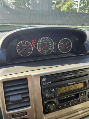 Black Nissan X-Trail 2005 in Kursenai, with an engine capacity of 2.18 L and mileage of 250 thousand km for 1600 €, photo 8 on AUTOMOTO.COM.LV