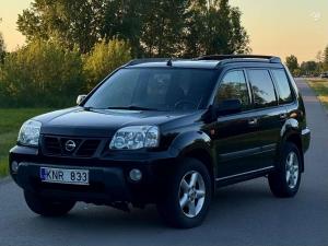 Черный Ниссан ИксТрейл 2005 в Радвилишкис, объемом двигателя 2.20 л и пробегом 333 тыс. км за 1700 €, фото 3 на AUTOMOTO.COM.LV