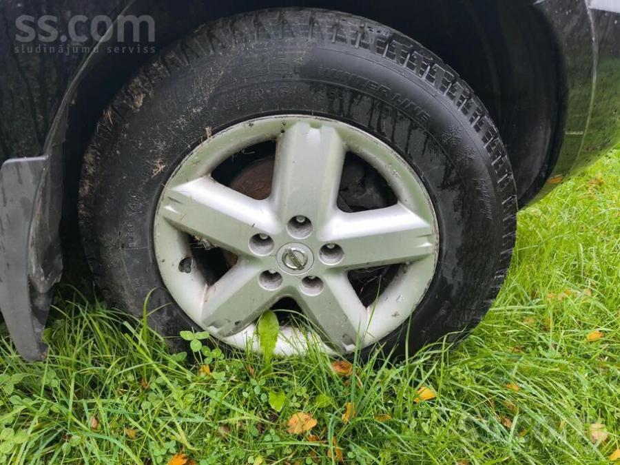 Melns Nissan X-Trail 2005 Rēzekne, ar dzinēja tilpumu 2.50 L un nobraukumu 324 tūkst. km par 750 €, foto 7 vietnē AUTOMOTO.COM.LV